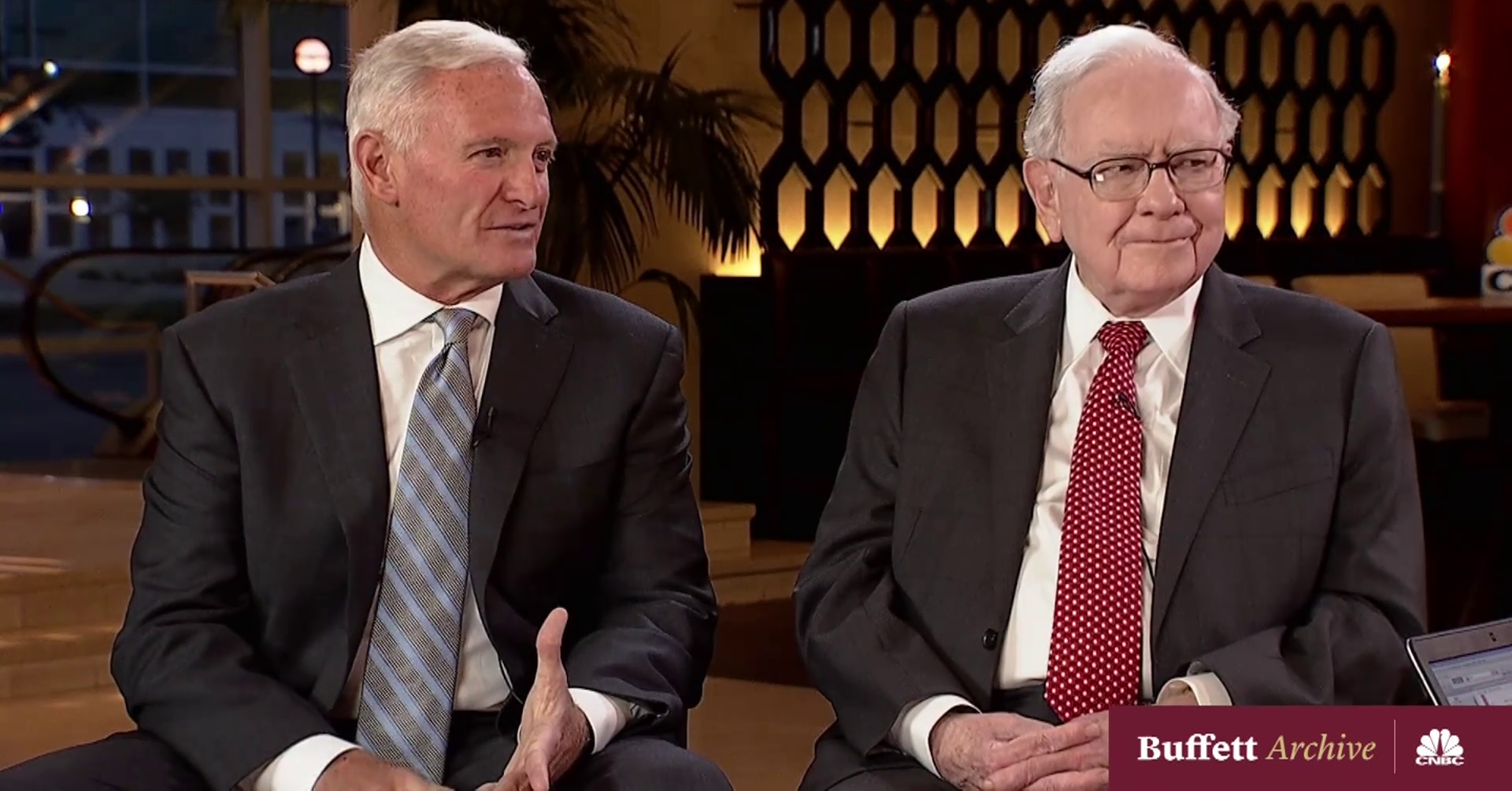 Pilot's Jimmy Haslam, who also owns the Cleveland Browns NFL team, appears with Warren Buffett ...